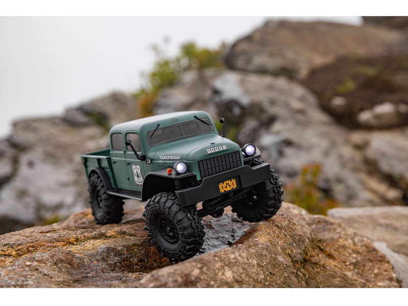 Axial 1/24 SCX24 Dodge Power Wagon 1940 4WD green