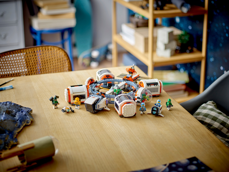 LEGO City - Modular Space Station