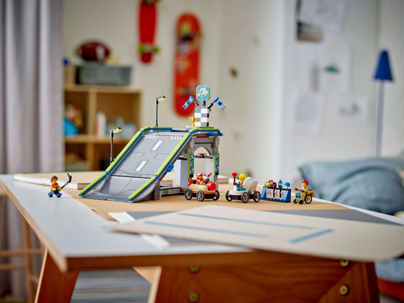 LEGO City - No Limits: Race Car Ramp Track