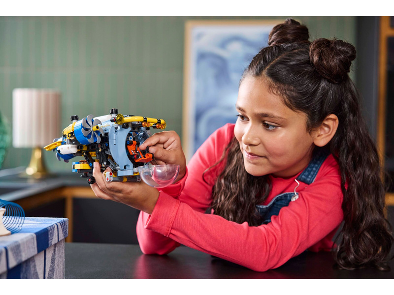 LEGO Technic - Deep-Sea Research Submarine